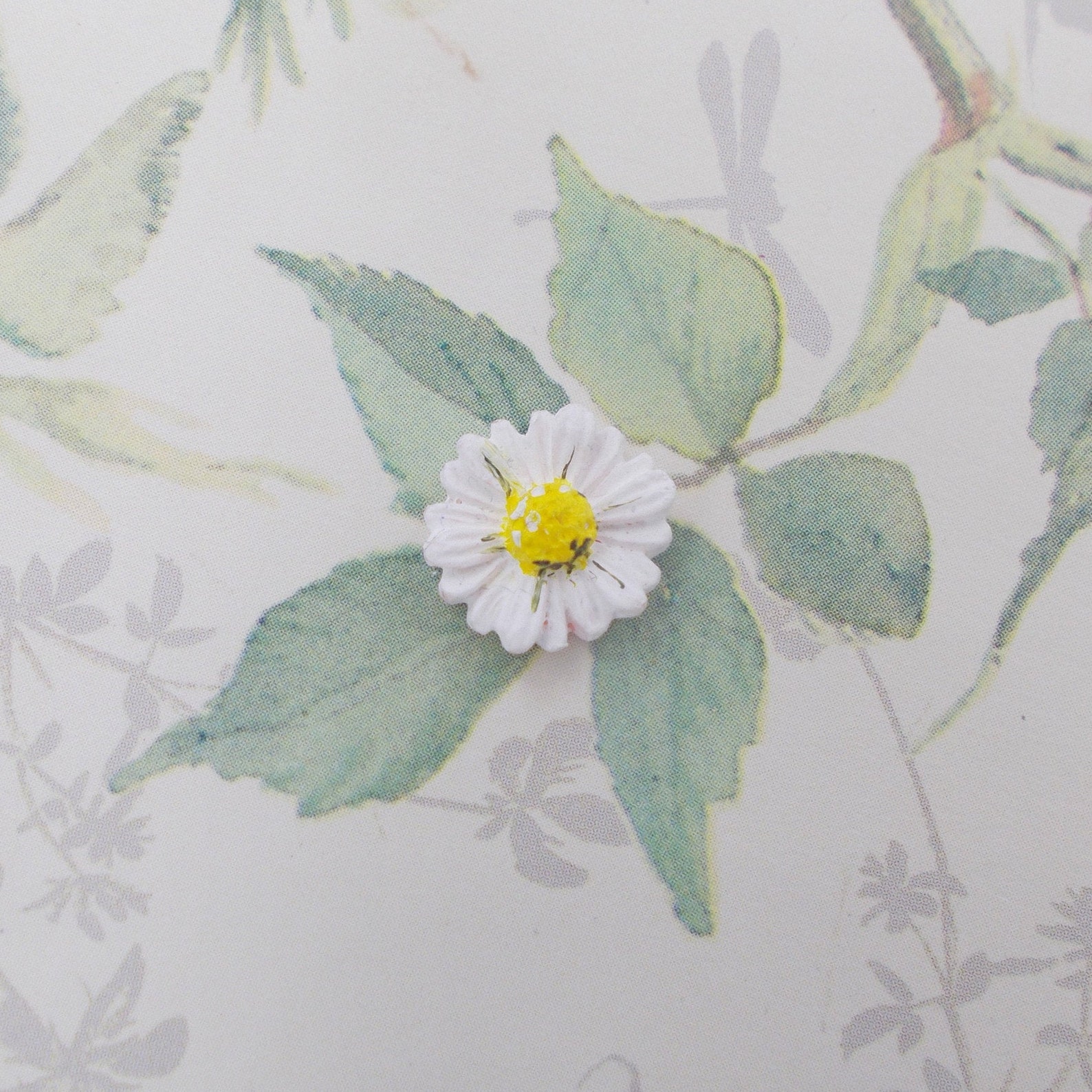 Tiny White DAISY TIE PIN Daisy Tie Tack Marguerite Daisy Tie - Etsy UK