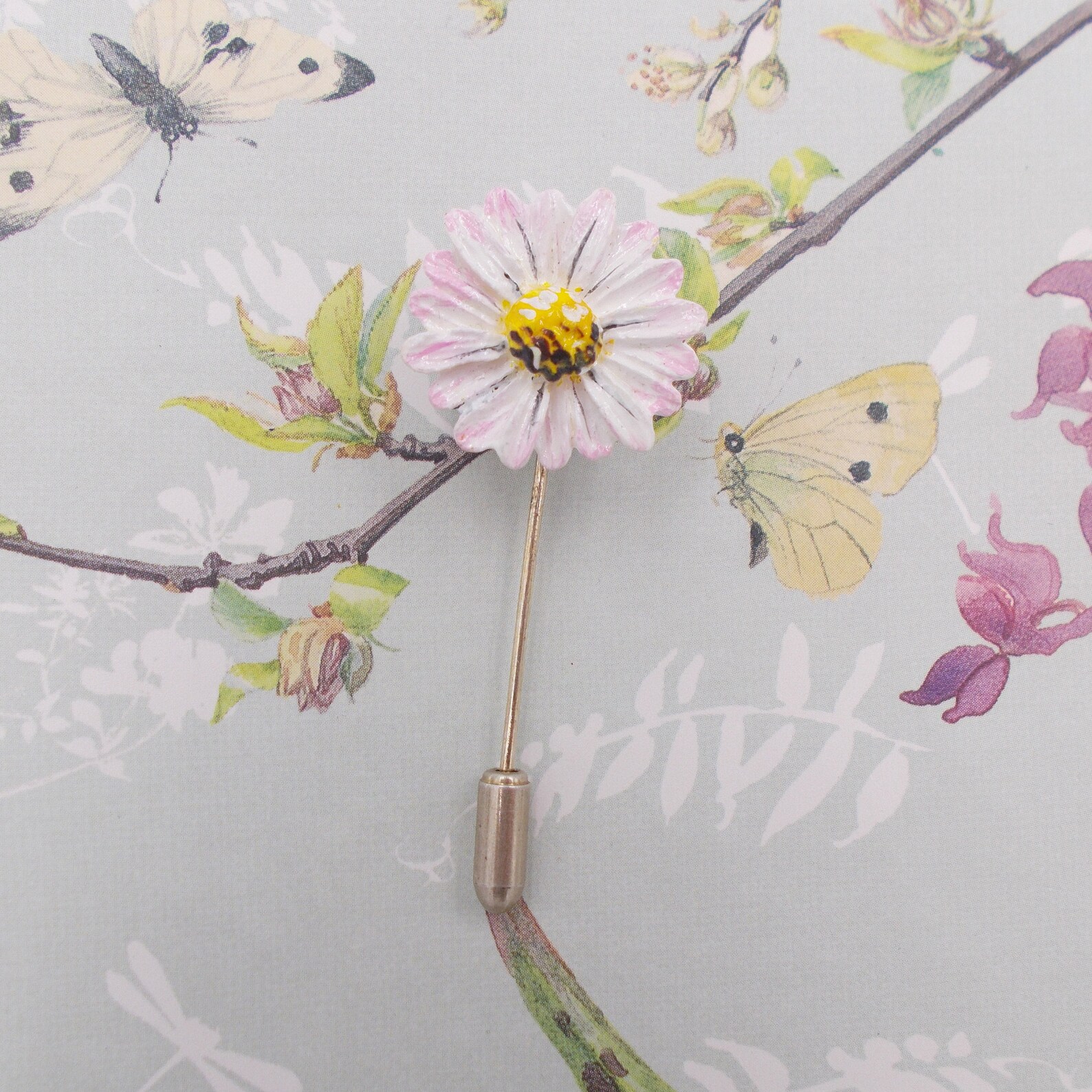 Small LAWN DAISY PIN Dainty White Daisy Wedding Corsage | Etsy