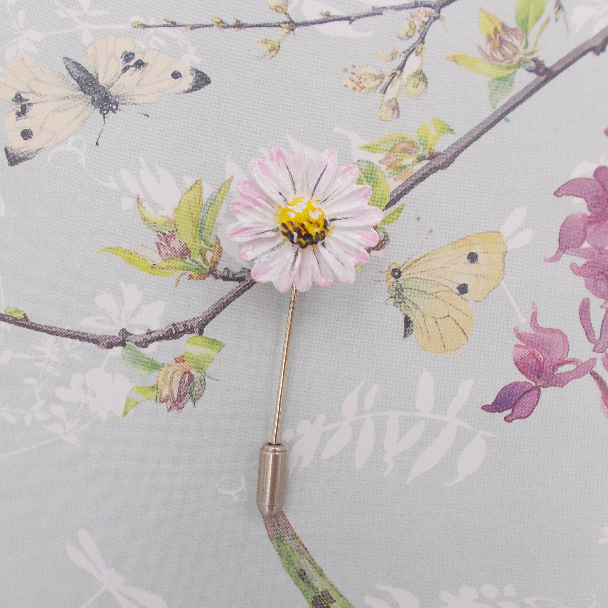 Small LAWN DAISY PIN Dainty White Daisy Wedding Corsage | Etsy