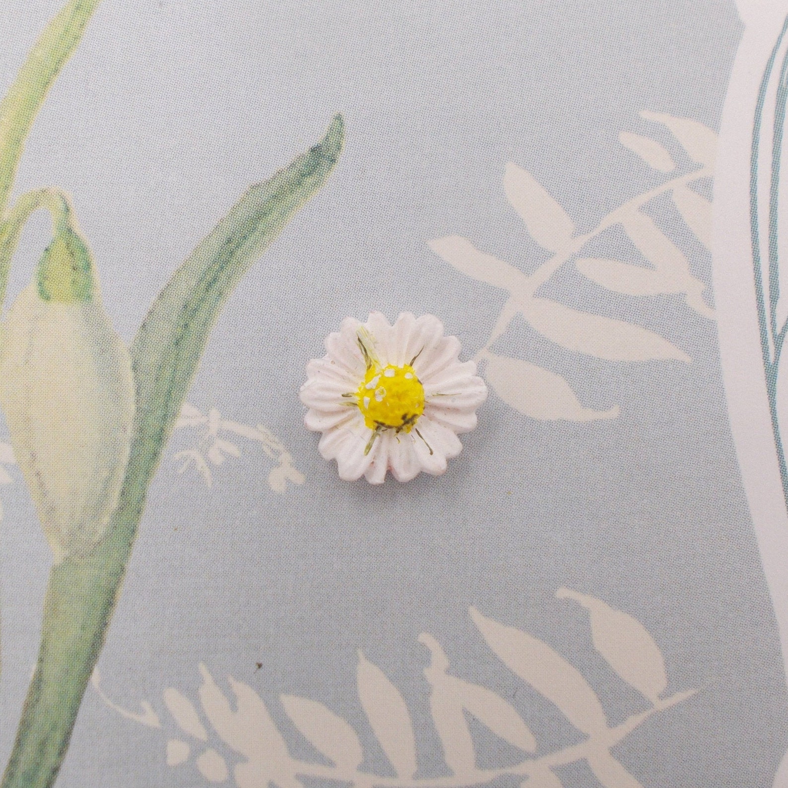Tiny White DAISY TIE PIN Daisy Tie Tack Marguerite Daisy Tie - Etsy UK