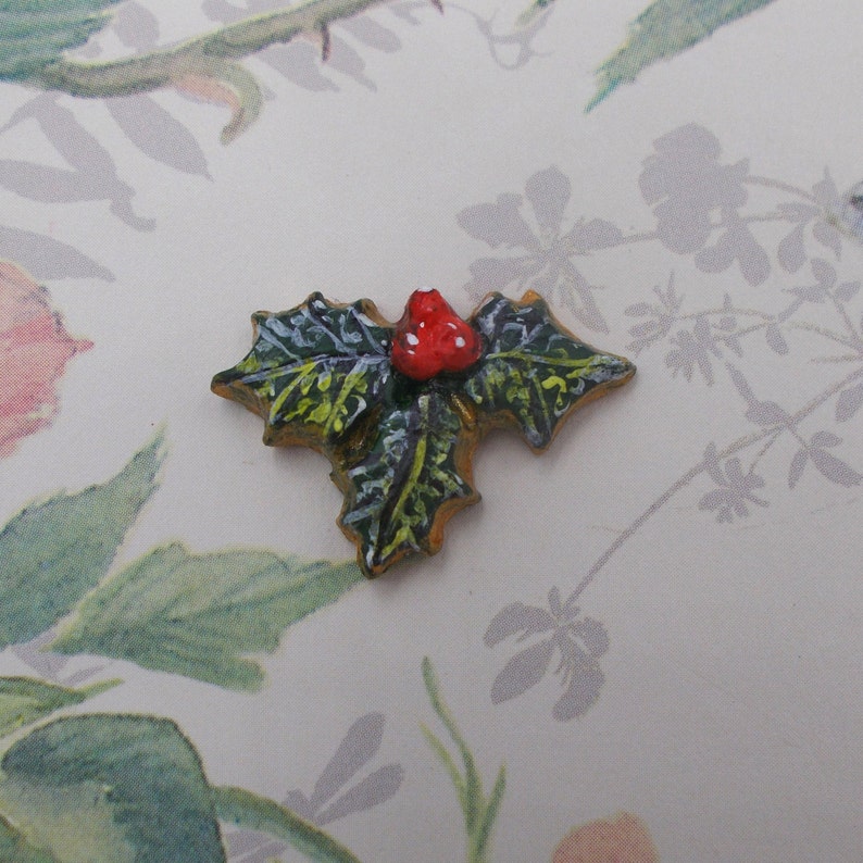 Small HOLLY TIE PIN Holly and Berries Tie Tack Christmas Lapel - Etsy