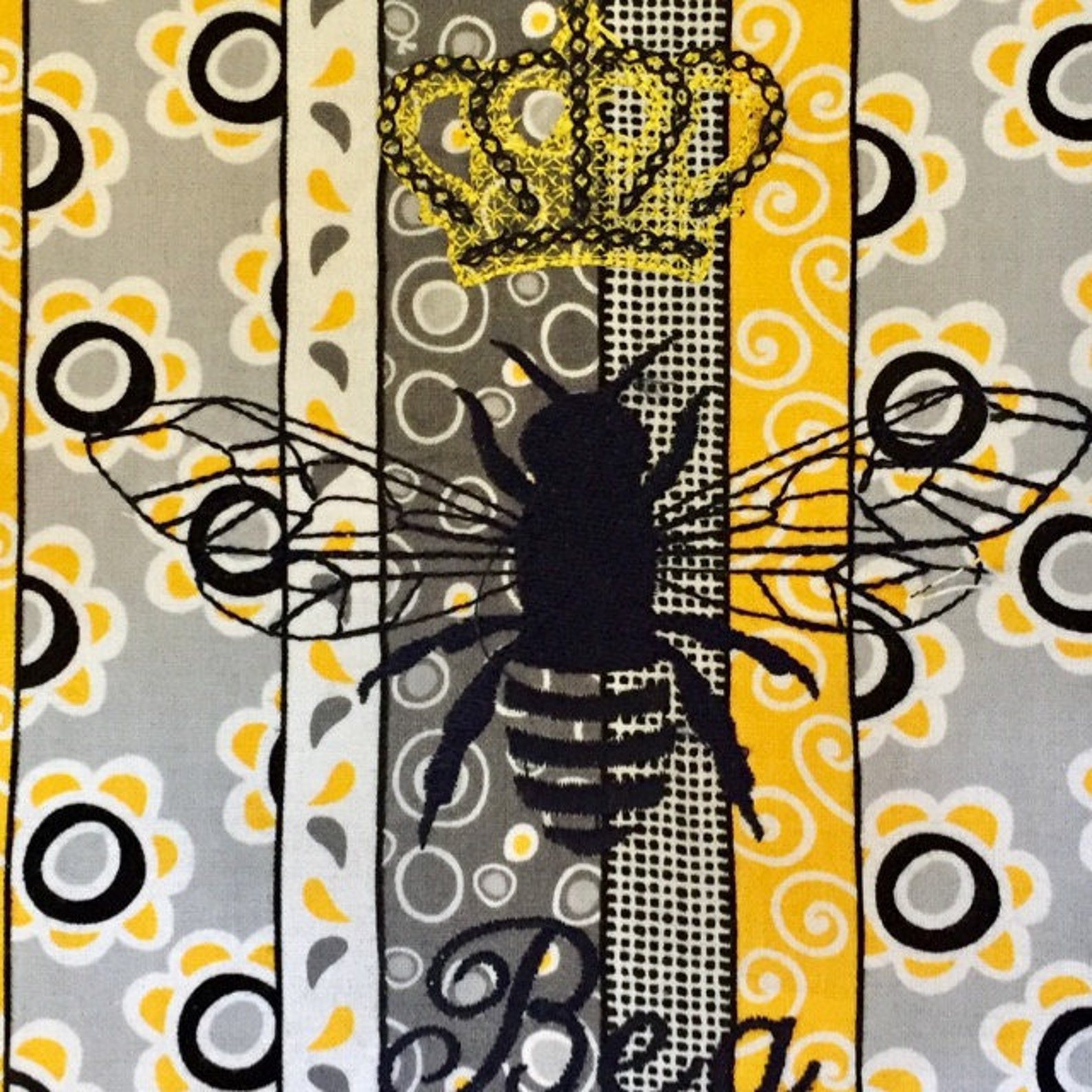 Queen Crown Queen Bee EMBROIDERY / INSTANT Embroidery Fill - Etsy