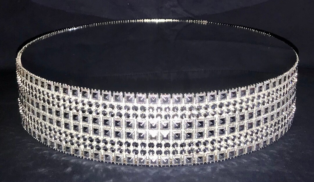 LOW CAKE DISPLAY Trey Featuring Square Silver Rhinestones and Mirror - Etsy