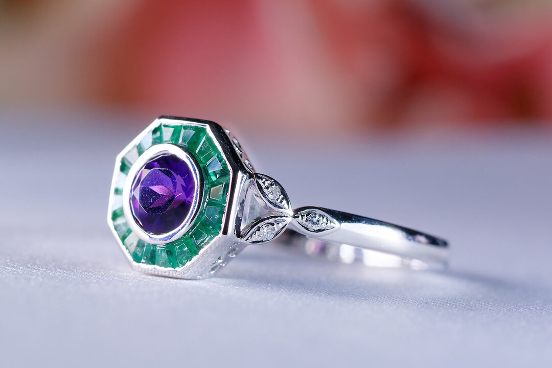 Emerald and Amethyst White Gold Ring in Art Deco Design, Vintage Style ...