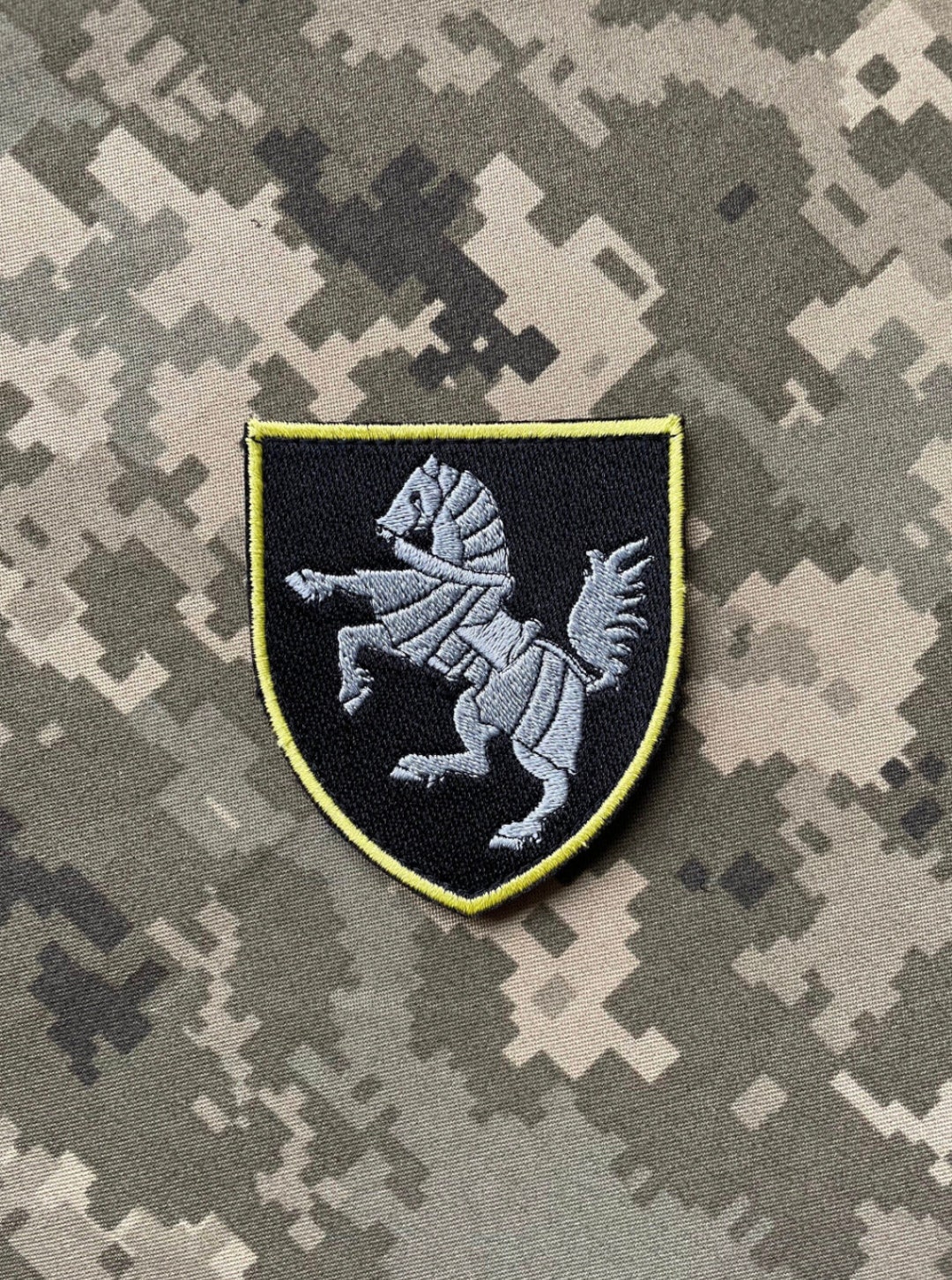 ウクライナ士気パッチ、刺繍パッチ、トライデント Tryzub 国家シンボル、戦術バッジ、愛国的なシェブロン ウクライナ - Etsy 日本