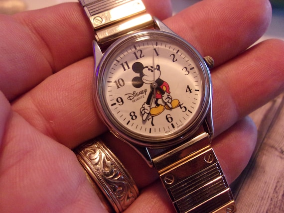 Working Disney Quartz Mickey Mouse Watch on NOS Vinta… - Gem