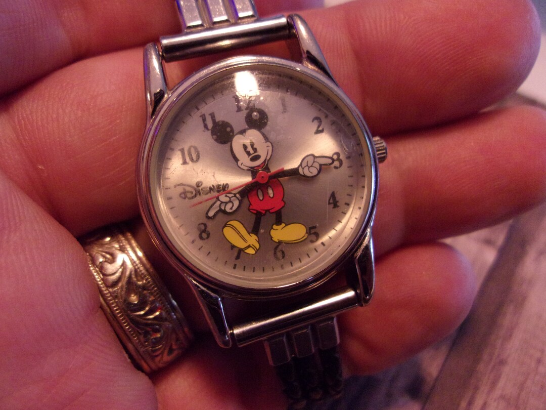 Working Disney Quartz Mickey Mouse Watch on Special Vintage Leather and ...