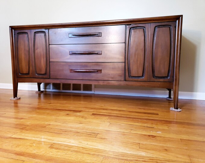 Mid Century Broyhill Emphasis Buffet - Etsy