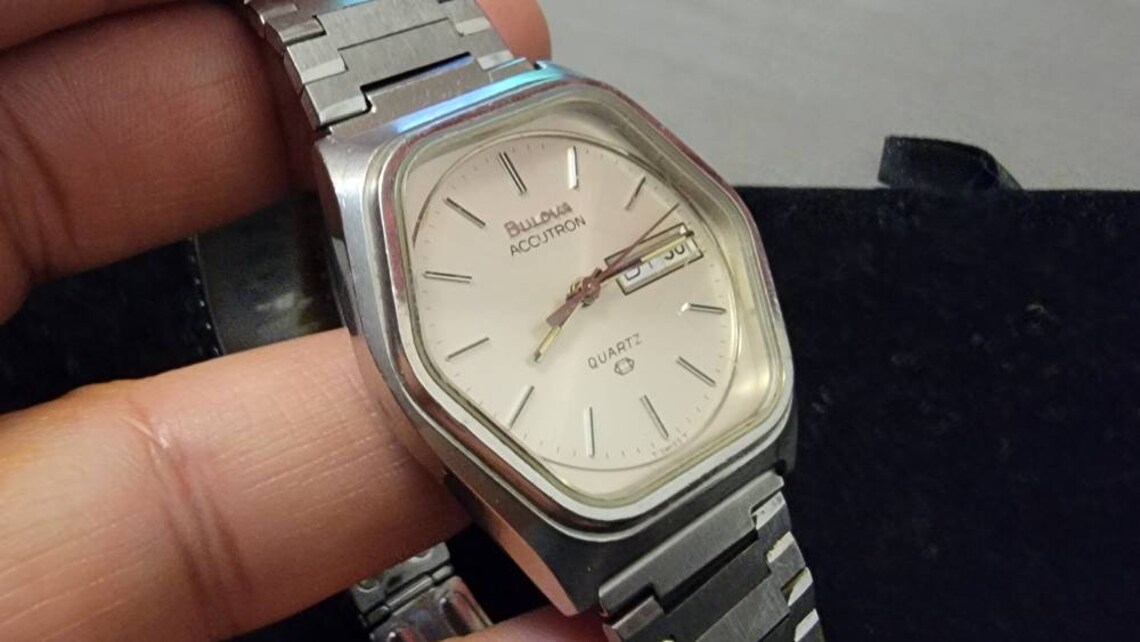 Rare Vintage Bulova Accutron Quartz Stainless Steel Day/date - Etsy