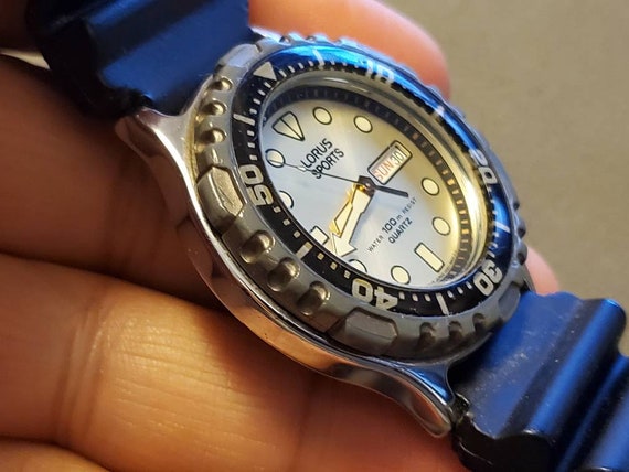 Vintage Lorus V533-6830 Diver Quartz Men's Watch - Gem