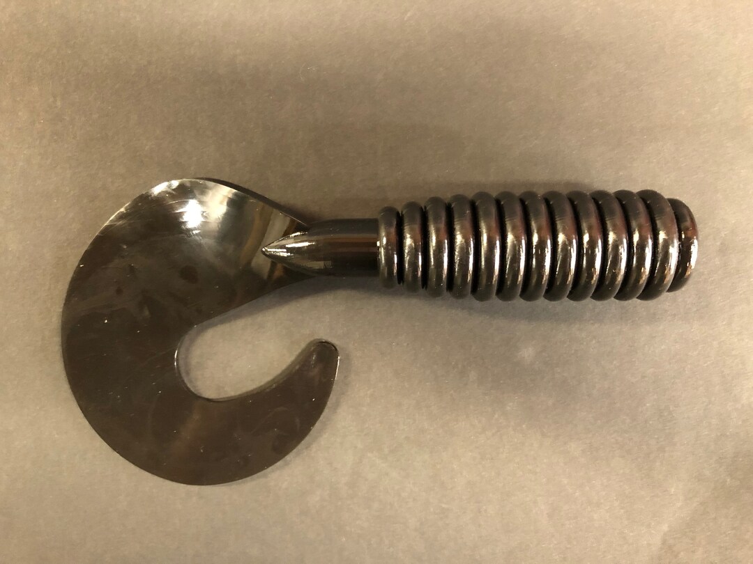 Big C-man Tail Black - Etsy