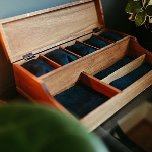 Acacia Solid Lid Valet Watch Box - 5 Compartment Watch Box - Men's ...