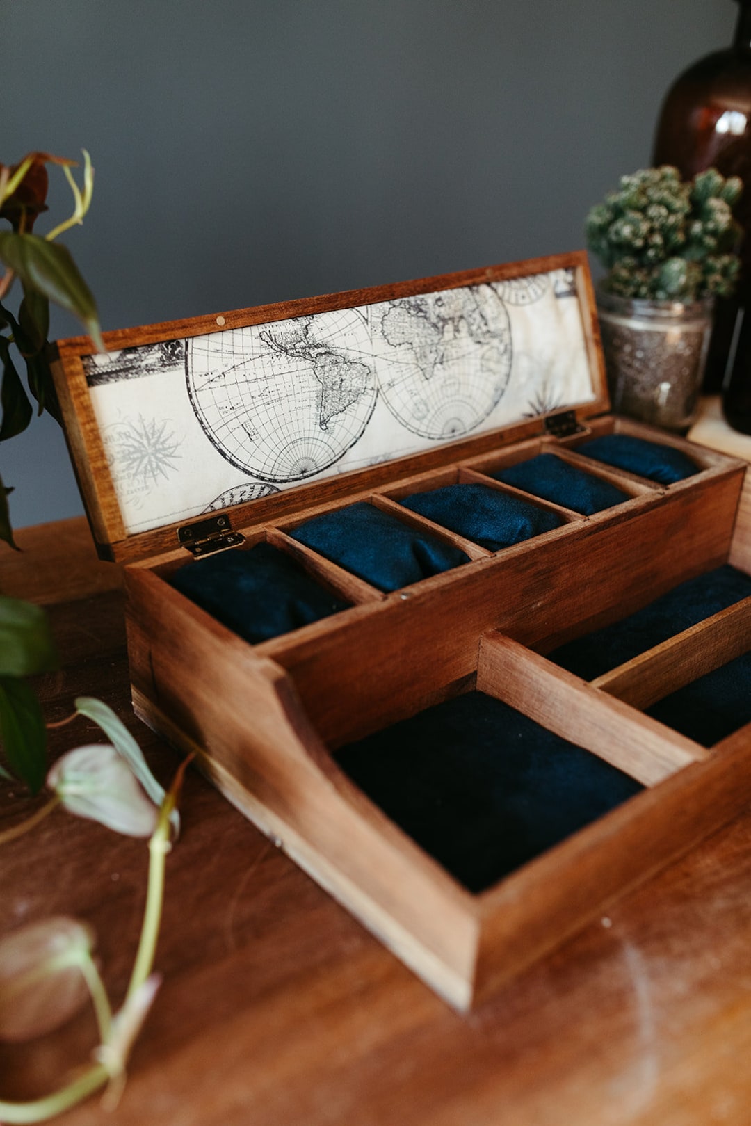 Acacia Solid Lid Valet Watch Box - 5 Compartment Watch Box - Men's ...