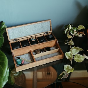 Acacia Solid Lid Valet Watch Box - 5 Compartment Watch Box - Men's ...