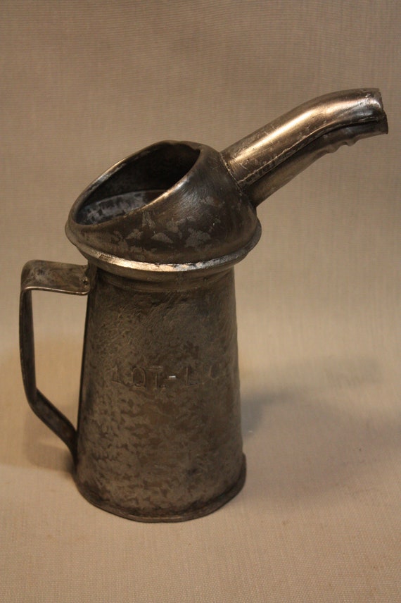 Vintage Metal 1 Qt. Oil Can | Etsy