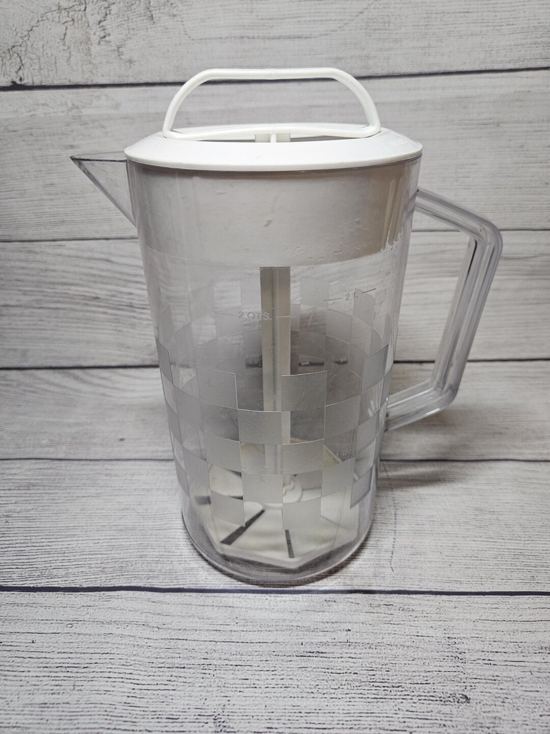 Pampered Chef 1/2-gallon Pitcher Checkered Design RETIRED Vintage ...