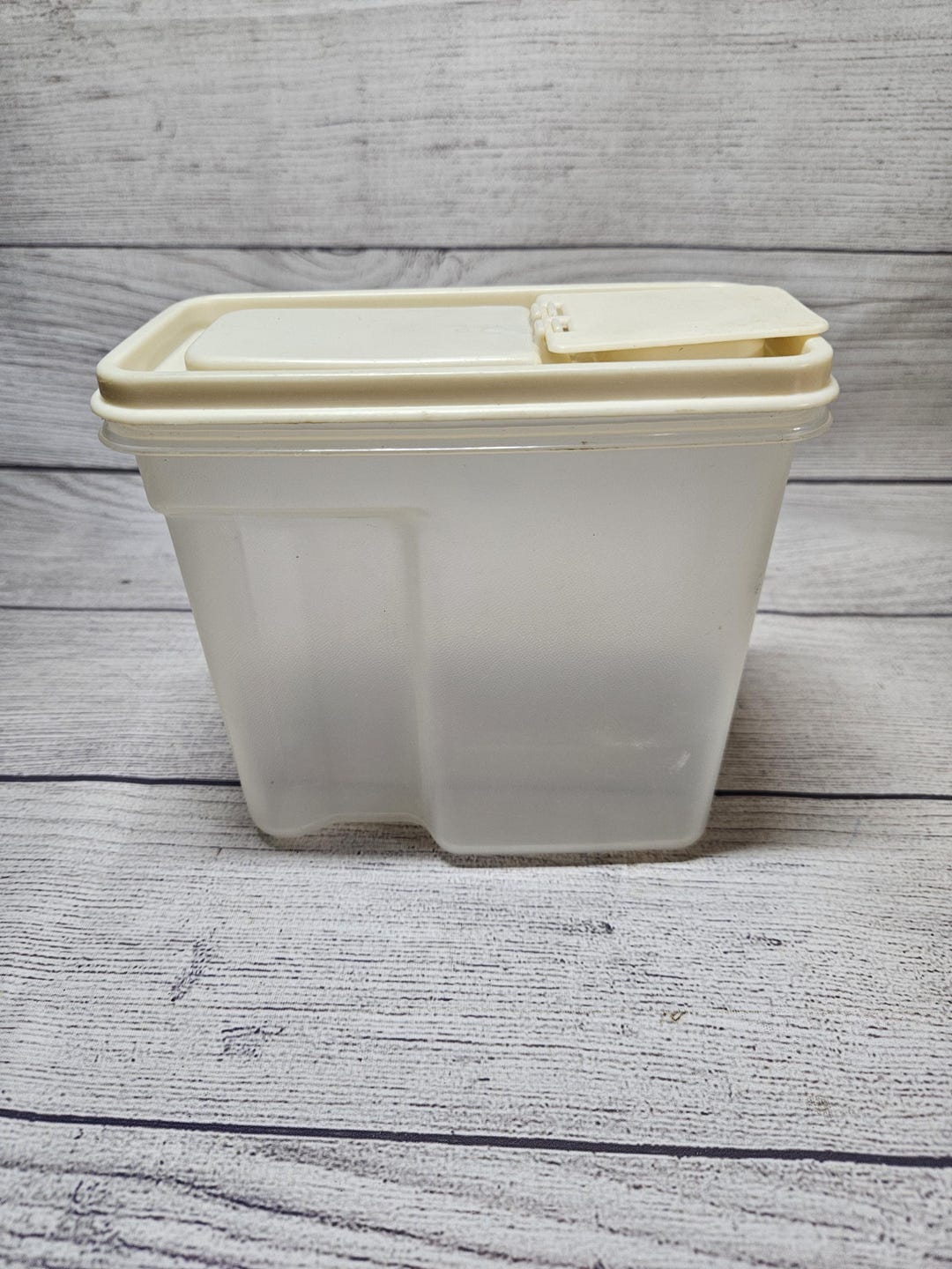 Vtg Rubbermaid MINI Cereal Keeper Container 4 Sheer With Almond Lid ...