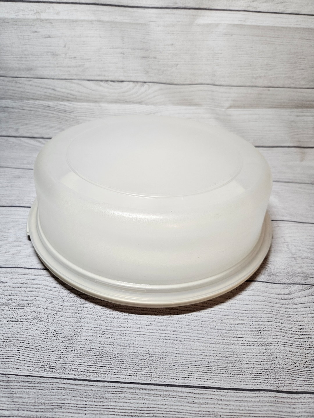 Rubbermaid Servin' Saver PIE Container From the 1980s 13 Across ...