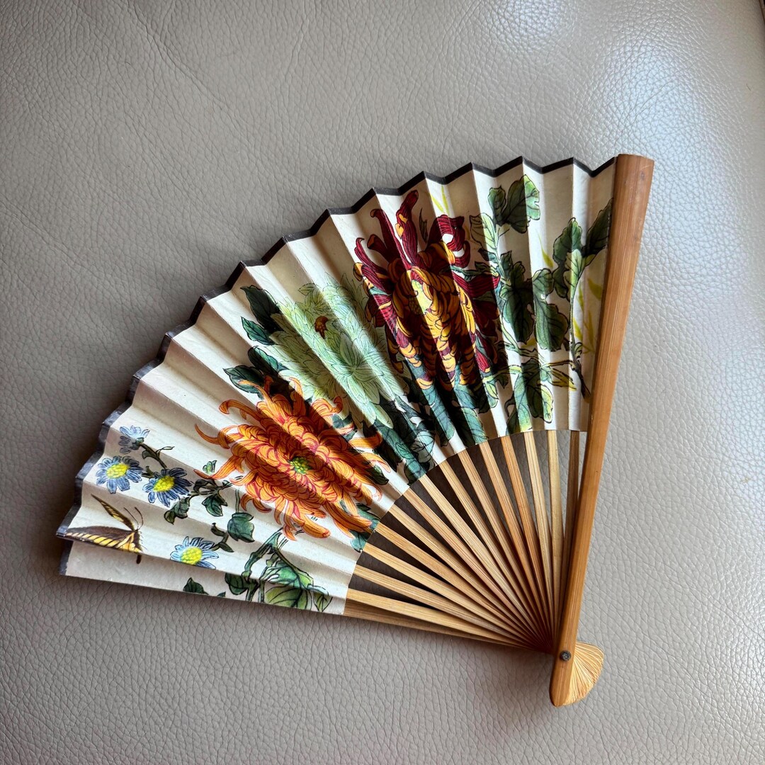 Vintage Paper Folding Hand Fan: Wooden, 1950s, Floral - Etsy