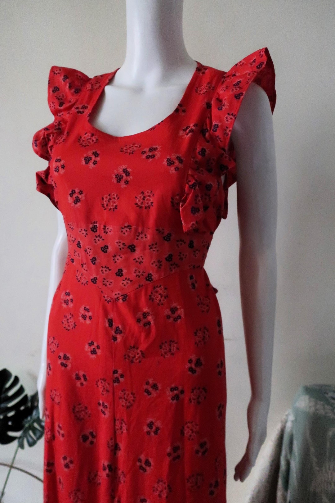 British Vintage Apron Maxi Dress Red With Floral Print Tie Belt and ...