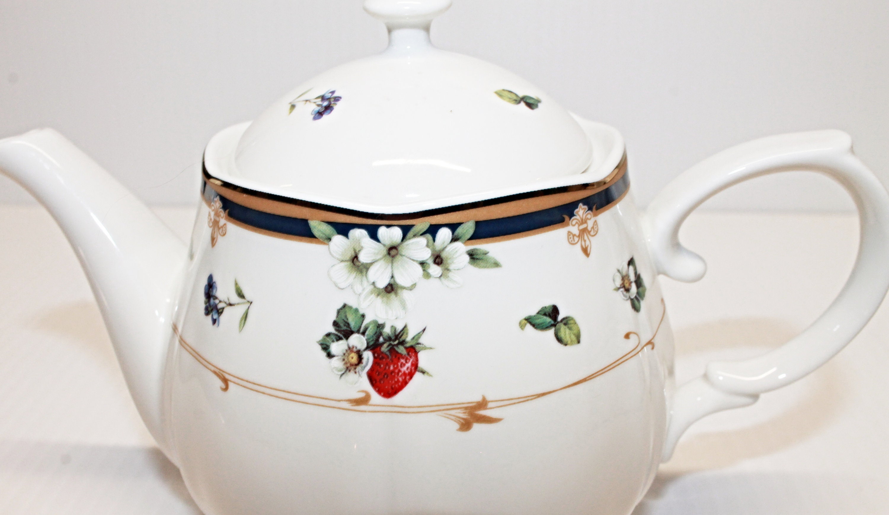 Vintage Giovanni Valentino Italy Tea Set, Teapot & 4 Cups, Bone China ...