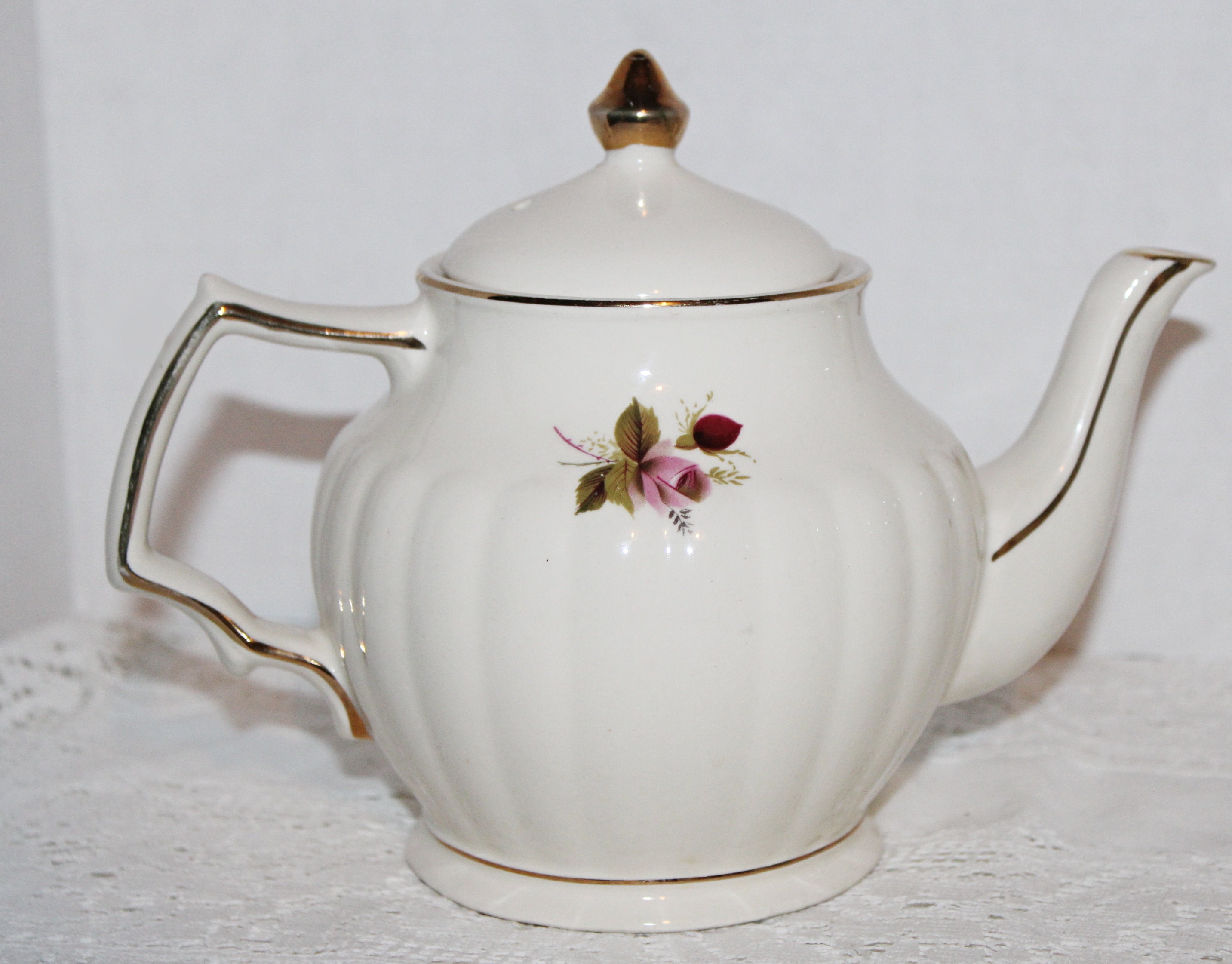 Vintage Sadler Teapot: Light Cream Floral With Pink Roses - Etsy