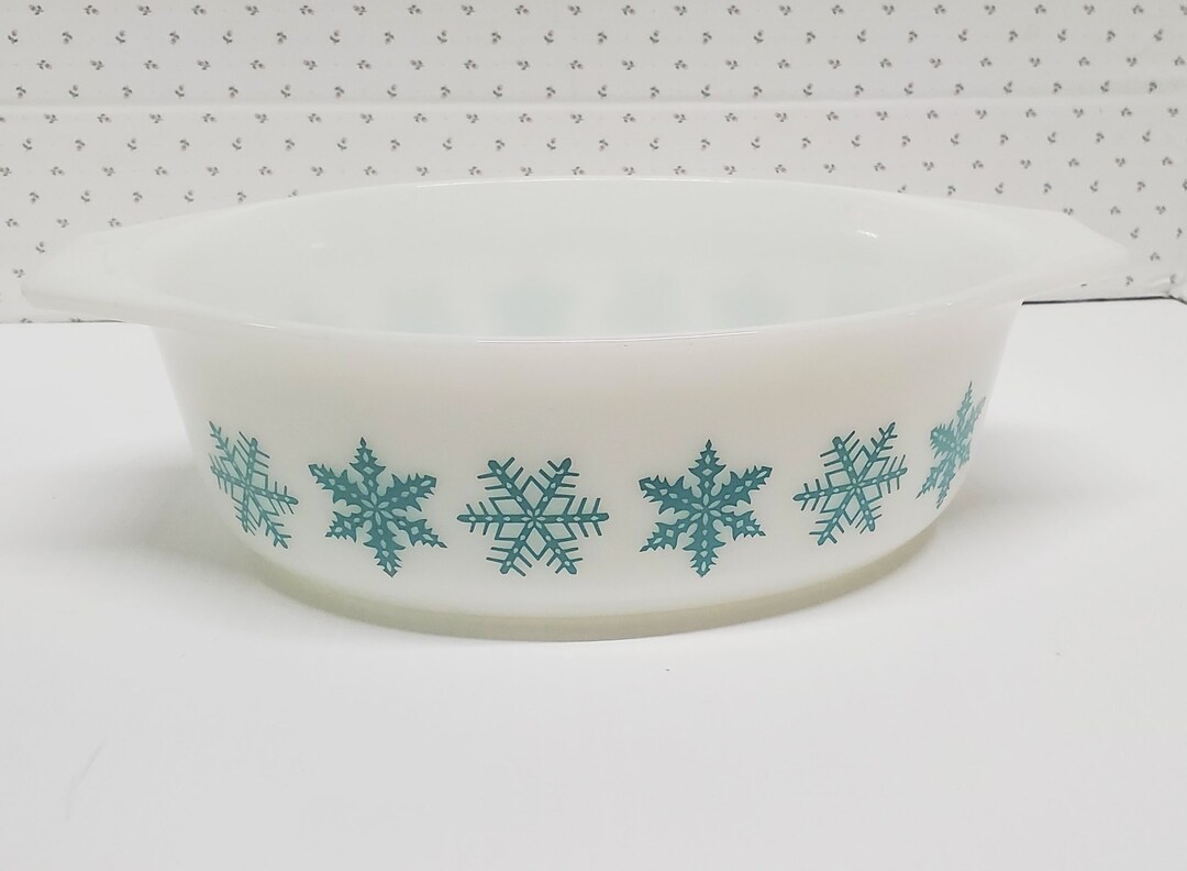 Vintage Pyrex Oval Casserole Baking Dish, Turquoise Snowflakes Border ...