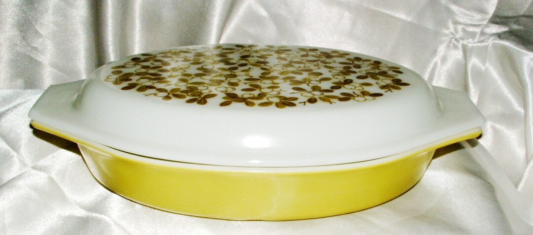 Vintage Pyrex Divided Dish, Verde Olive Green and White 1-1/2 Qt Split ...
