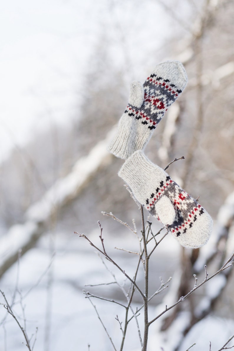 Knitted Natural Wool Mittens, Scandi Style Warm Unisex Gloves, 100% ...