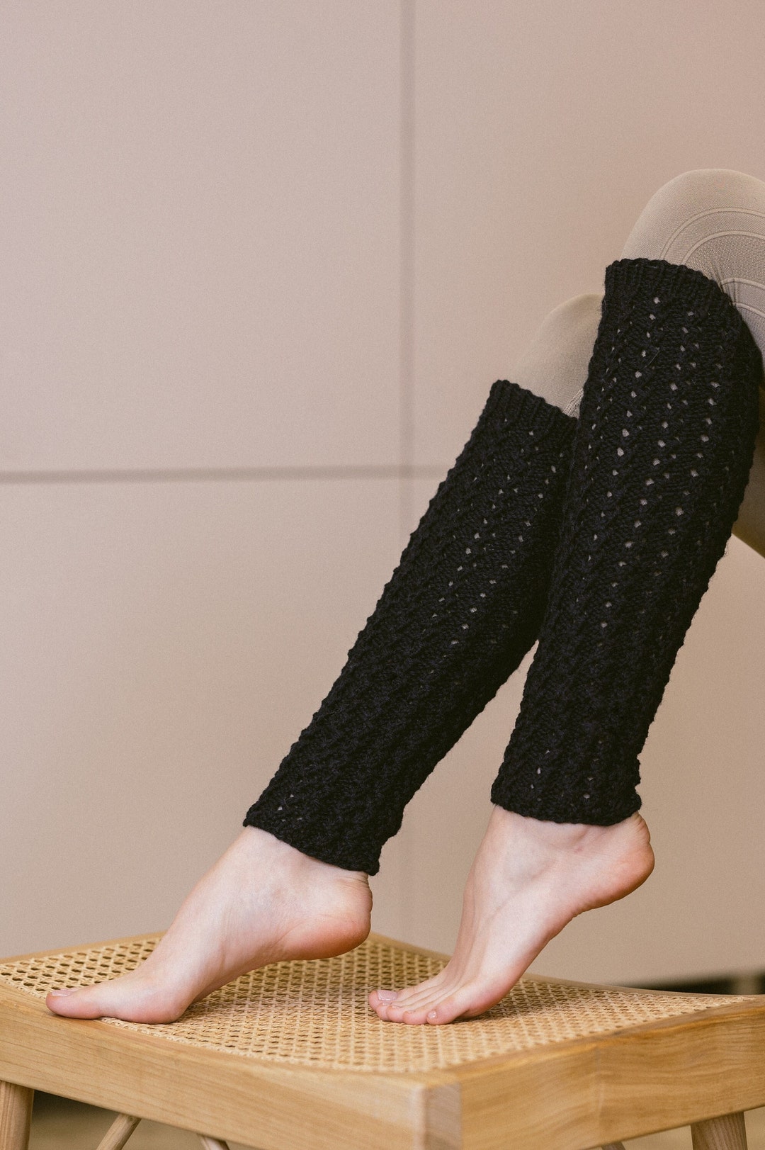 Yoga Leg Warmers for Women, Soft Toeless Knee Long Socks, Black Knit ...