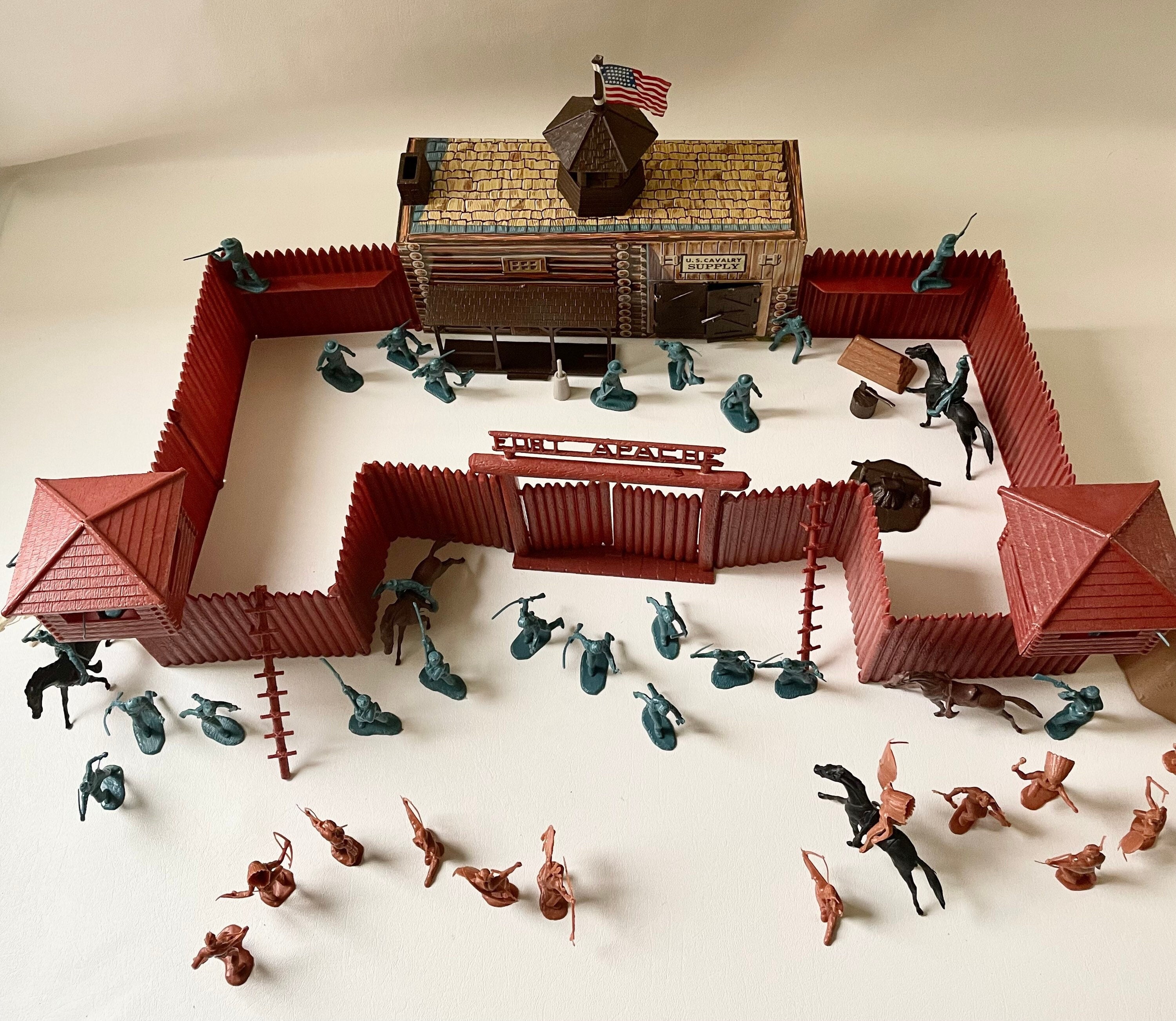 Toy Fort Apache Playset