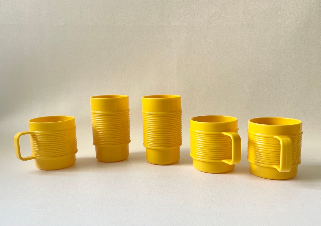 Set of Five Yellow Retro Plastic Rubbermaid Cups - Etsy