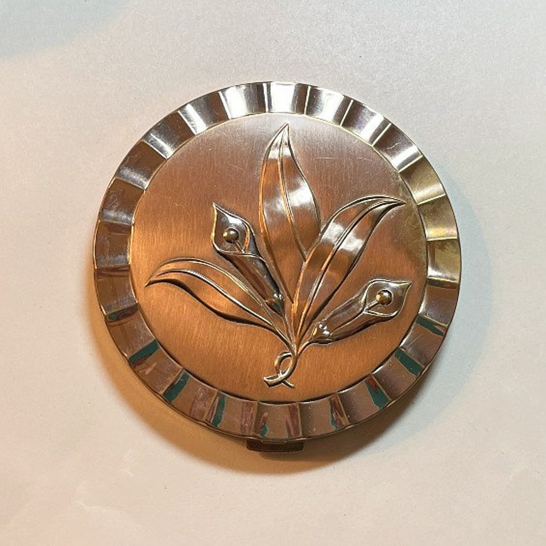 Vintage Large Powder Compact From Majestic, Goldtone Metal, Floral Lily ...