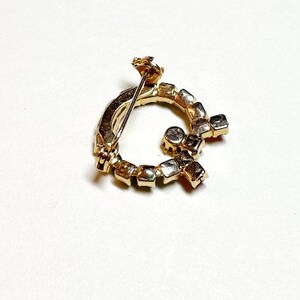 Vintage Christmas Wreath Brooch Goldtone Metal With Red and - Etsy