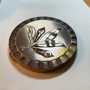 Vintage Large Powder Compact From Majestic, Goldtone Metal, Floral Lily ...