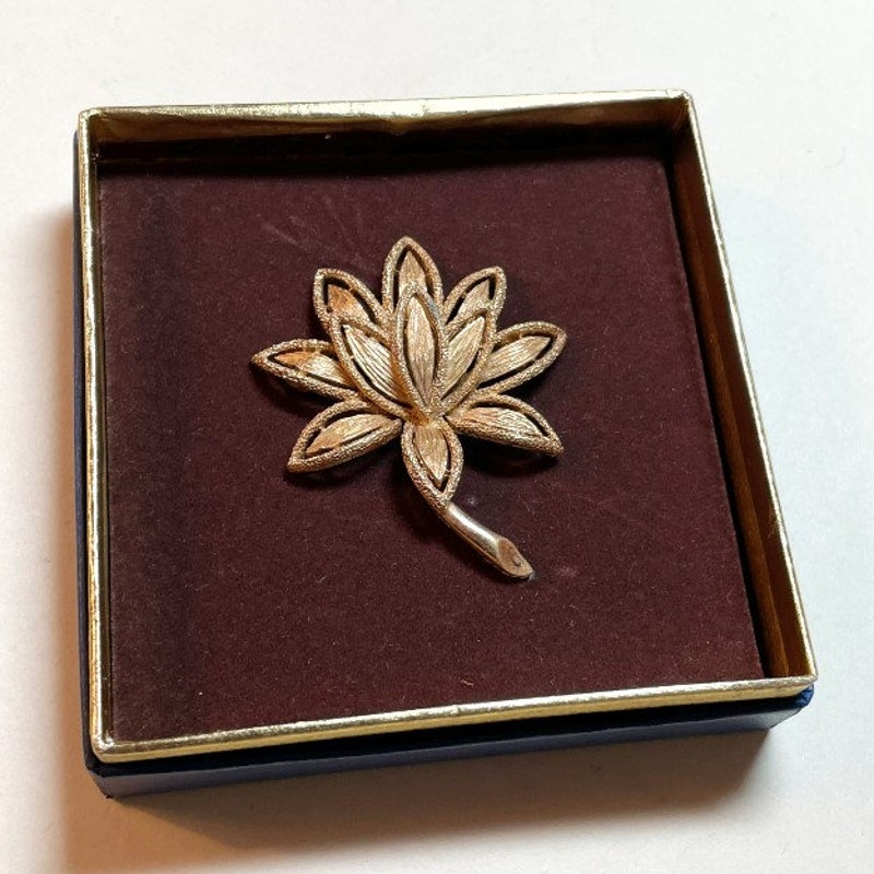 Avon Brooch - Etsy