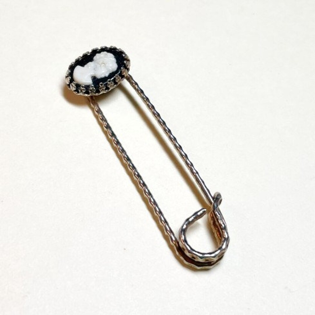 Vintage Kilt Pin With Black and White Plastic Cameo, Silvertone Metal ...