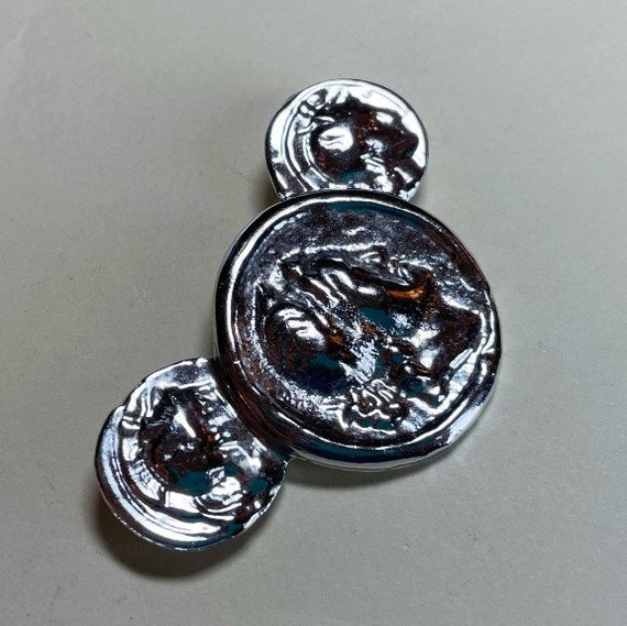 Vintage coin style brooch, silvertone metal, with Rom… - Gem
