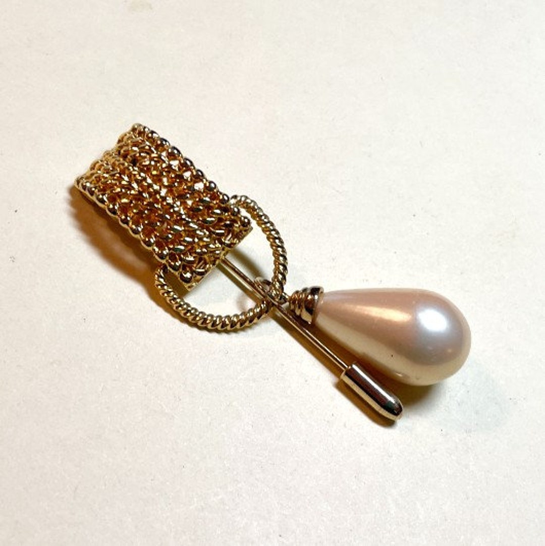 Vintage Chain Design Stickpin With Faux Pearl Teardrop Dangle, Goldtone ...