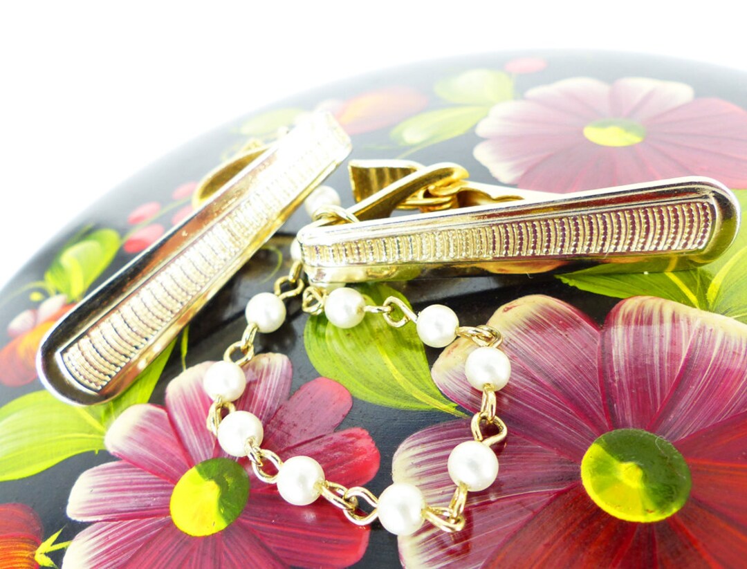 Shop Pick Gold Clean Line Sweater Clip or Sweater Guard With Textured ...