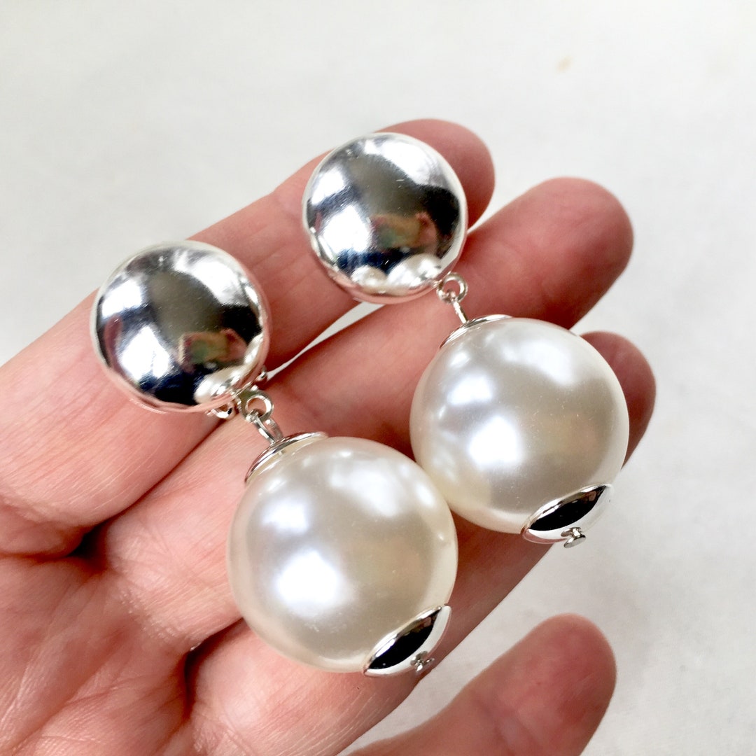 Vintage 80s Extra Large White Pearls and Large Silver Button Clip on ...