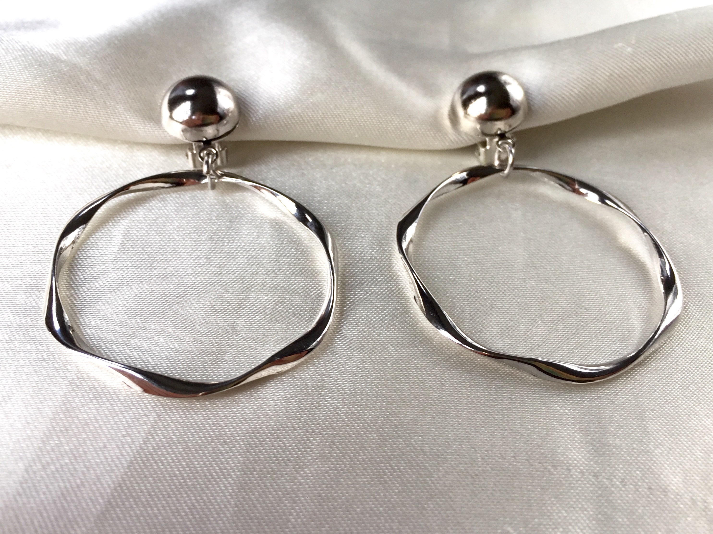 70s Large Silver Dainty Twisted Ribbon Hoops Clip on - Etsy