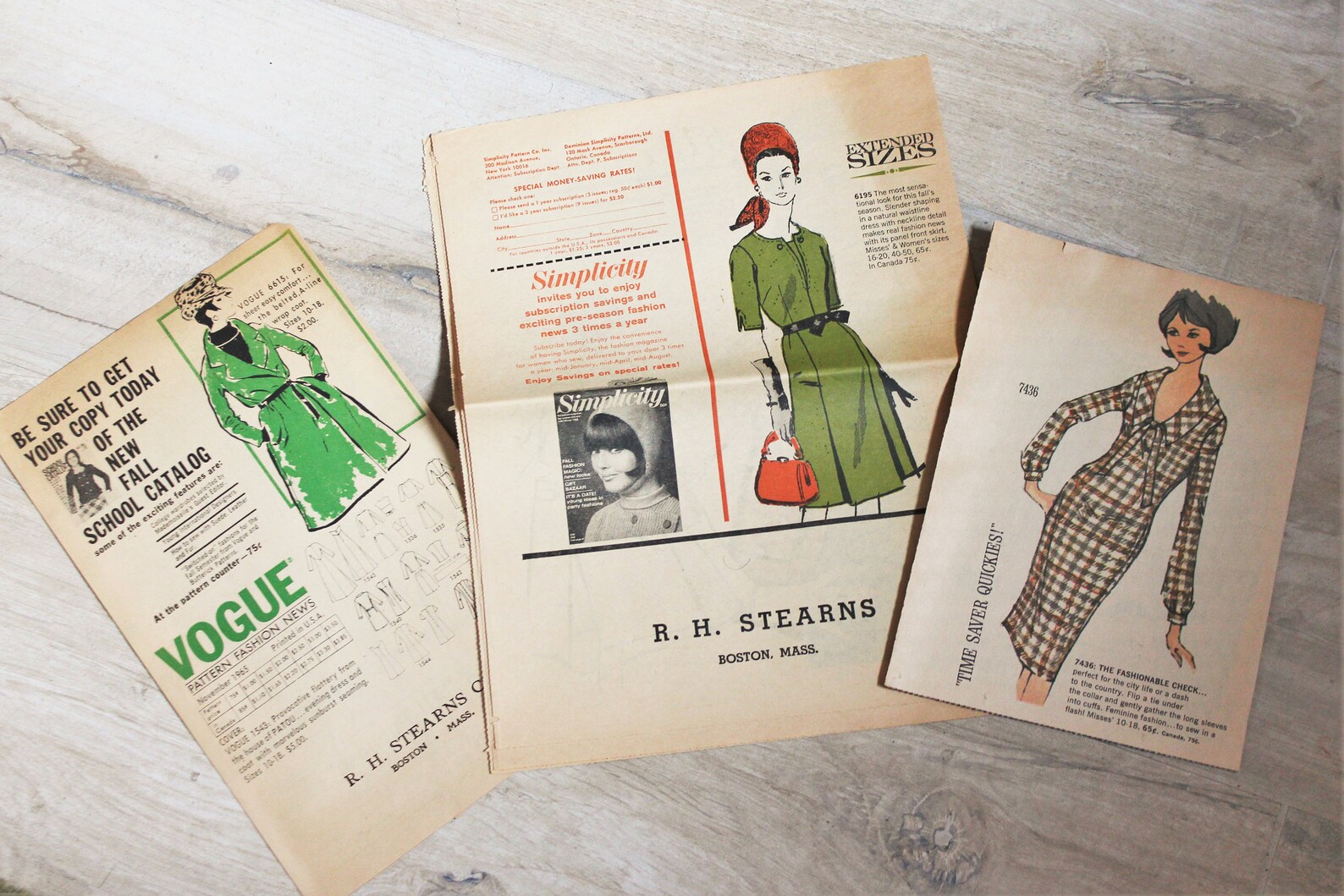 3 Vintage Fashion Pamphlets Vogue Simplicity McCall es R.H. Stearn es ...