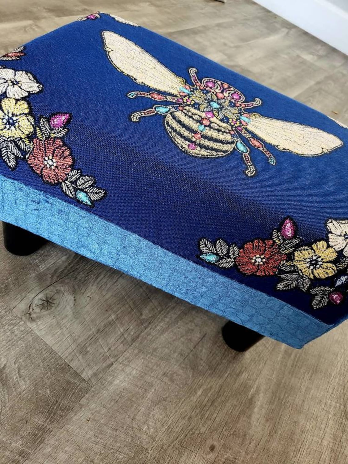 Queen Bee Foot Rest - Etsy