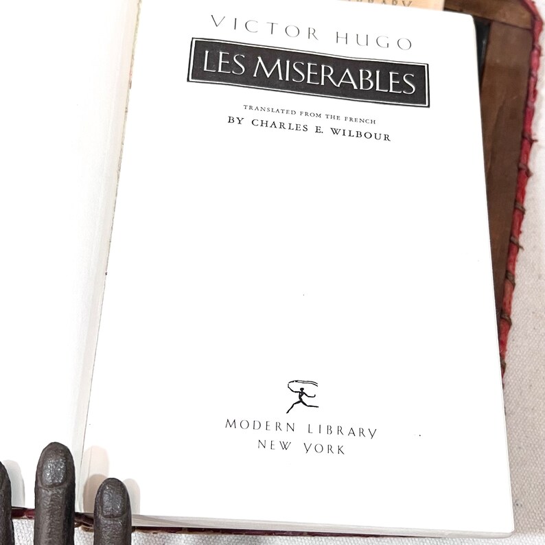 Victor Hugo Les Miserables - Modern Library Giant Edition Vintage Book ...