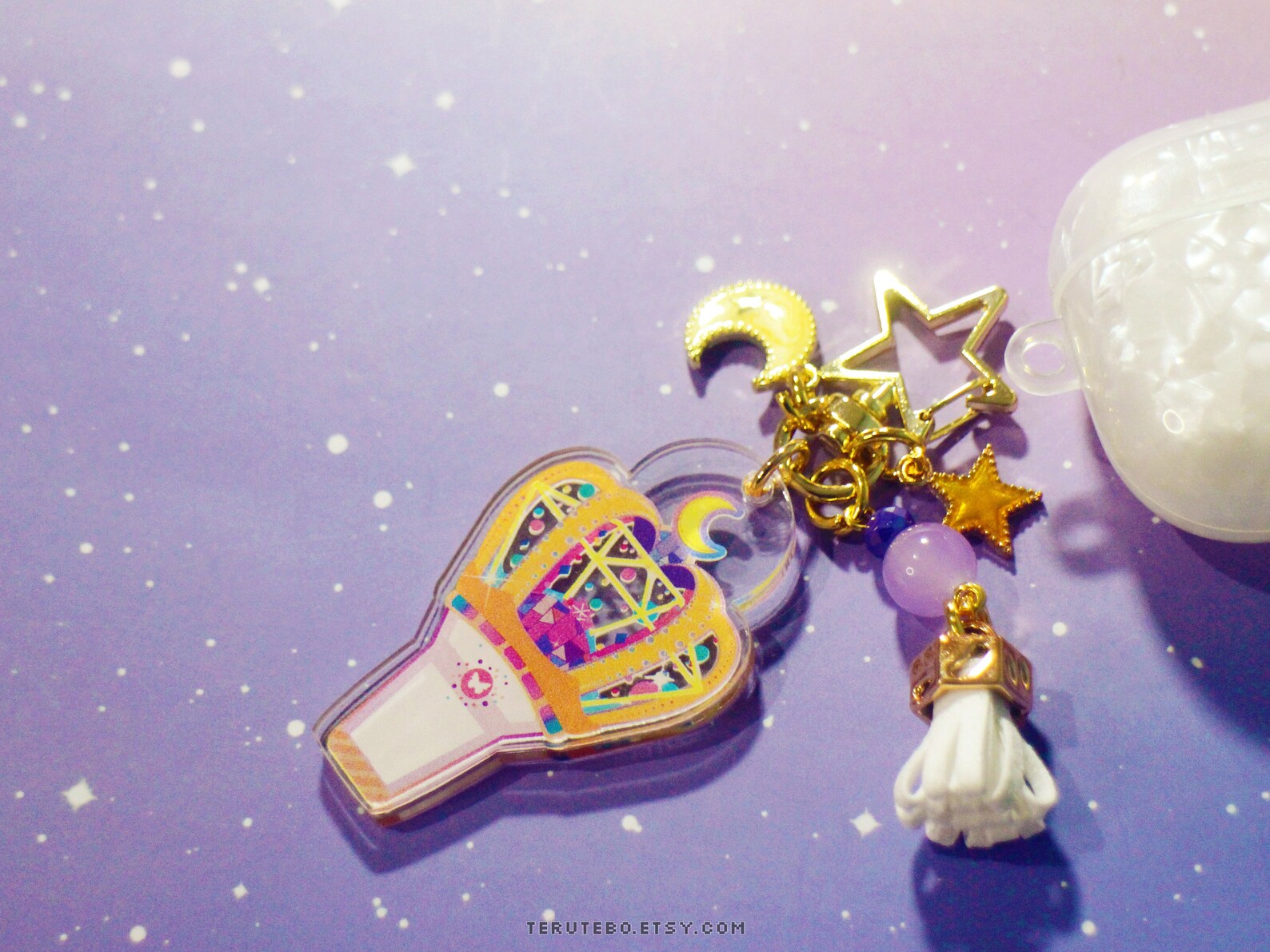 LOONA Keychain / Loona Lightstick Keychain (random Moon Charm) - Etsy
