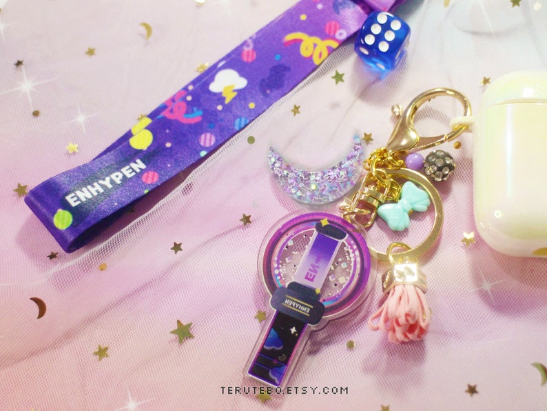 ENHYPEN KEYCHAIN / LIGHTSTICK Charm big - Etsy