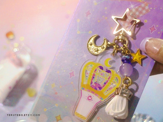LOONA Keychain / Loona Lightstick Keychain random Moon Charm - Etsy