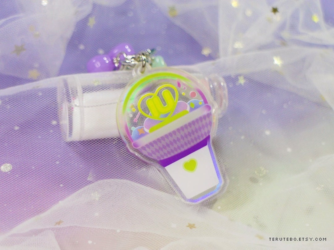 Kpop IU Acrylic Keychains (holographic) - IU Keyrings - IU Phone Charms ...