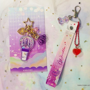 GIDLE Lightstick Keychain / (g)i-dle Keychain Acrylic (NEW Charm) - Etsy